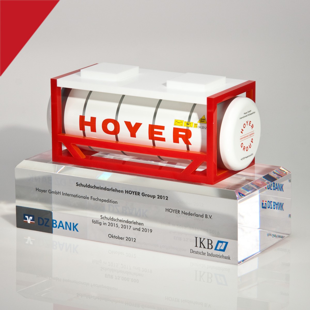 Financial tombstone „Hoyer“